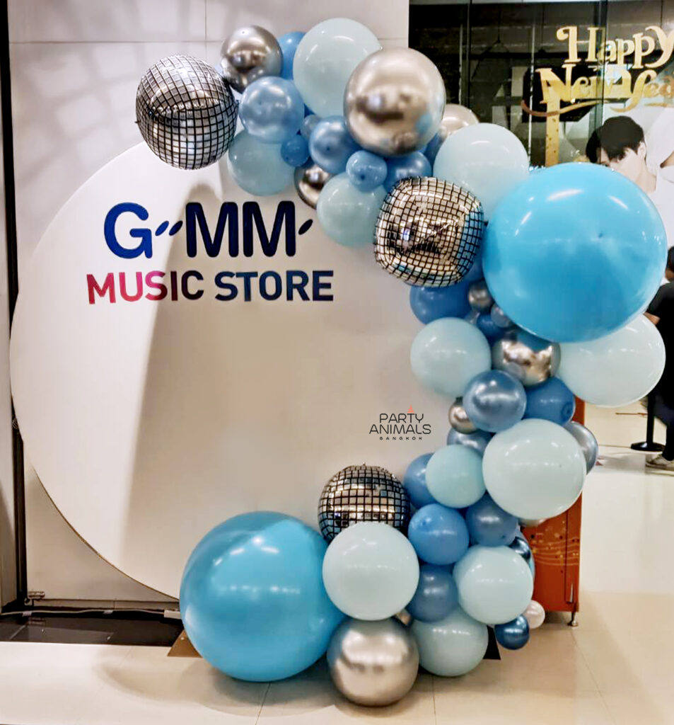 แบคดรอปลูกโป่ง ฉากลูกโป่ง Corporate Events Balloon Backdrop - Disco ...